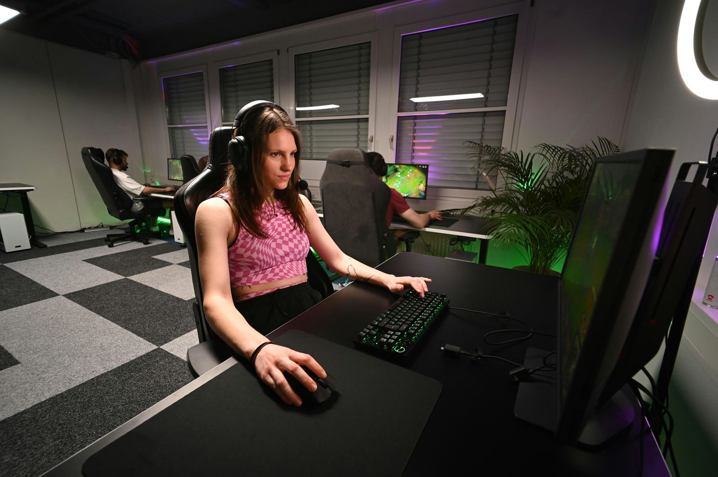 Best Strategies for Winning Strategy Games in Competitive Play